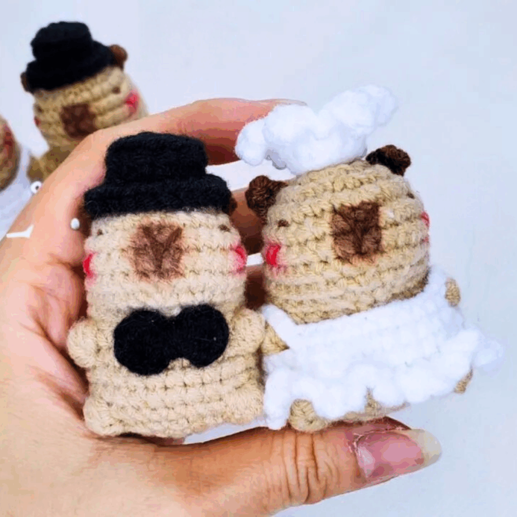 Quick and Cute-How to Crochet Capybara for Keychains or Desk Buddies ...