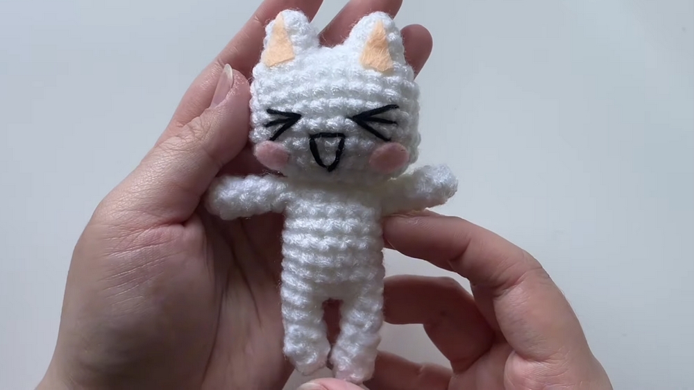 How to Crochet Toro Cat Using Scrap Yarn and Still Make It Look Amazing ...