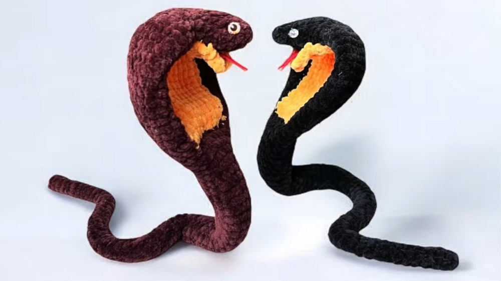 How to Crochet Realistic Cobra Pattern for Halloween Displays and ...
