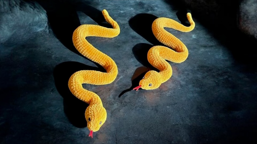 How to Crochet a Realistic Snake for Halloween, Decor, or Reptile ...