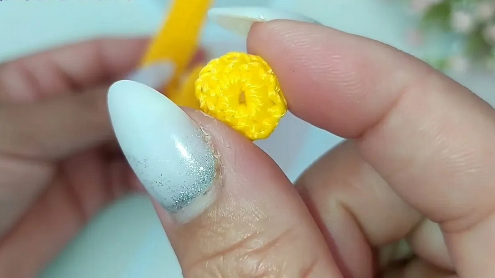 How to Crochet Mini Saxophone Keychain Perfect for Musicians and Fans ...