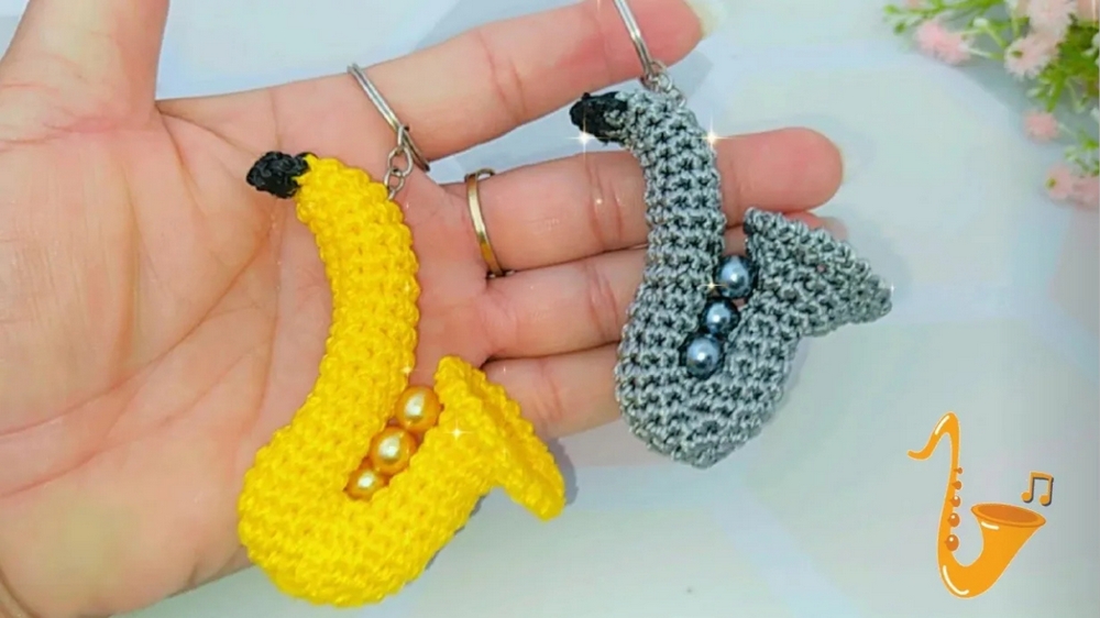 How to Crochet Mini Saxophone Keychain Perfect for Musicians and Fans ...