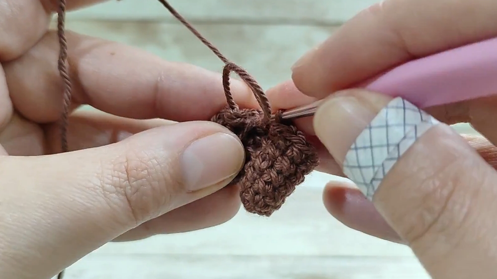 Quick and Free Crochet Chewbacca Mini Pattern for Beginners - All Thing ...
