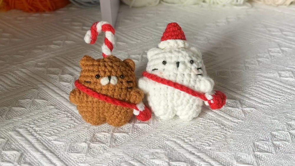 How to Crochet a Christmas Cat Pattern for Lovely Seasonal Vibes - All ...
