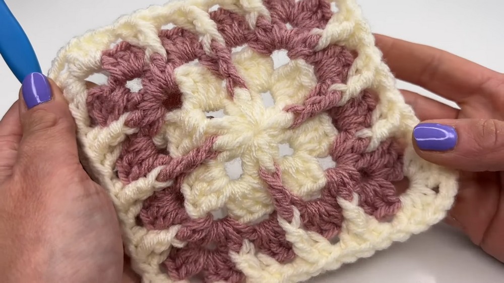 Beautiful Crochet Granny Square Mosaik Pattern for Every Home - All ...