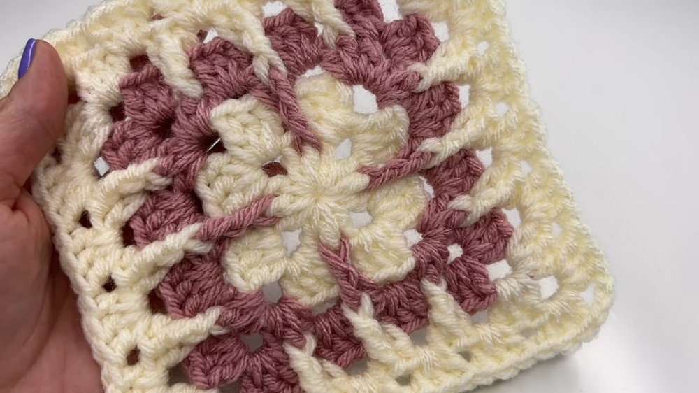 Beautiful Crochet Granny Square Mosaik Pattern for Every Home - All ...