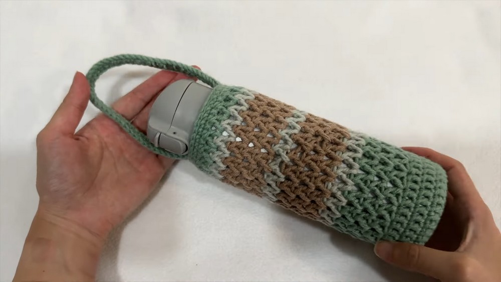 Lovely Crochet Water Bottle Cover Pattern for Beginners - All Thing Crafts