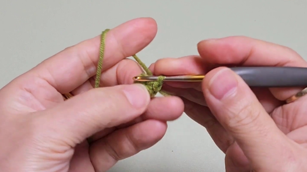 Learn The Lively Crochet Daisy Flower Pattern for Joyful Creations ...