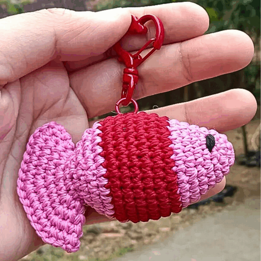 Heartwarming Crochet Fish Keychain Pattern for a Chic Look - All Thing ...