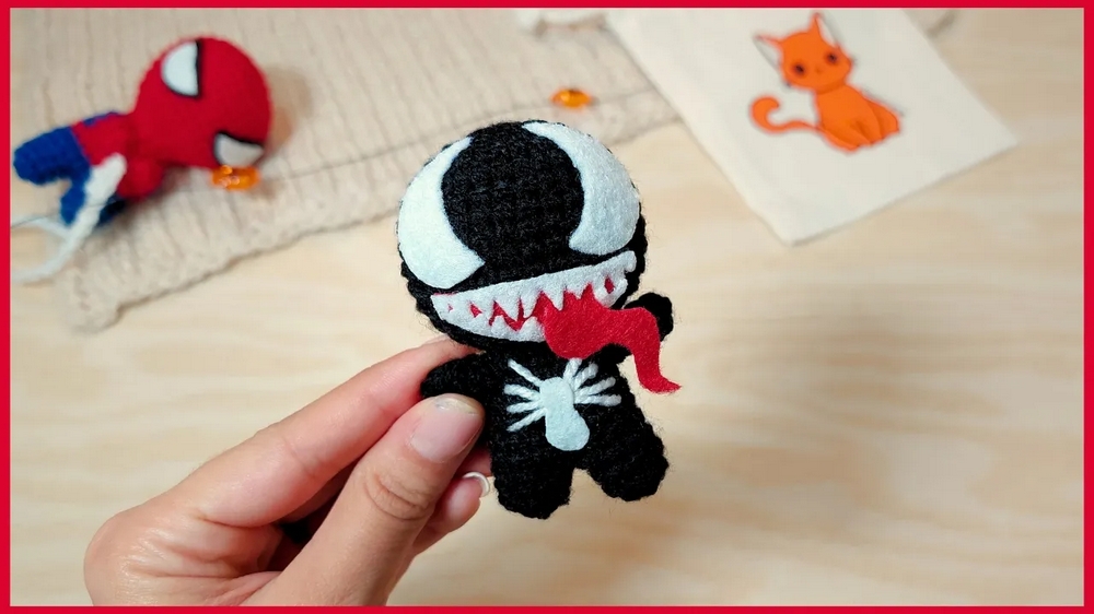 Try This Crochet Venom Amigurumi Pattern for Geeky Cool Gifts - All ...