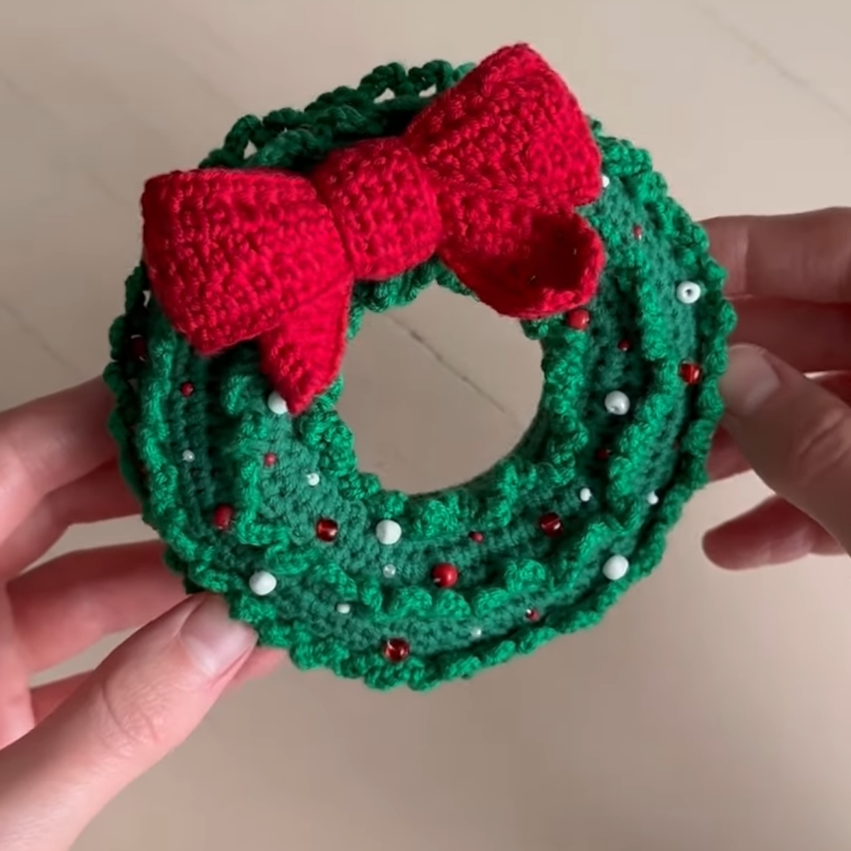 How to Crochet a Christmas Wreath Pattern for Festive Elegance - All ...