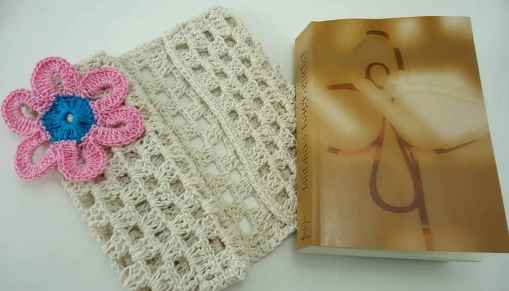 Sweet Crochet Flower Book Cover Pattern For Book Lovers - All Thing Crafts