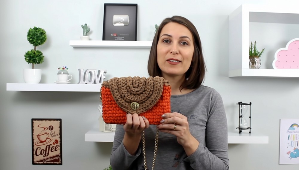 Modern Crochet Handbag Chain Strap Pattern With Luxe Look - All Thing ...