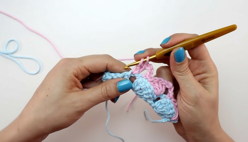 Compact Crochet Charger Holder Pattern for Daily Use - All Thing Crafts
