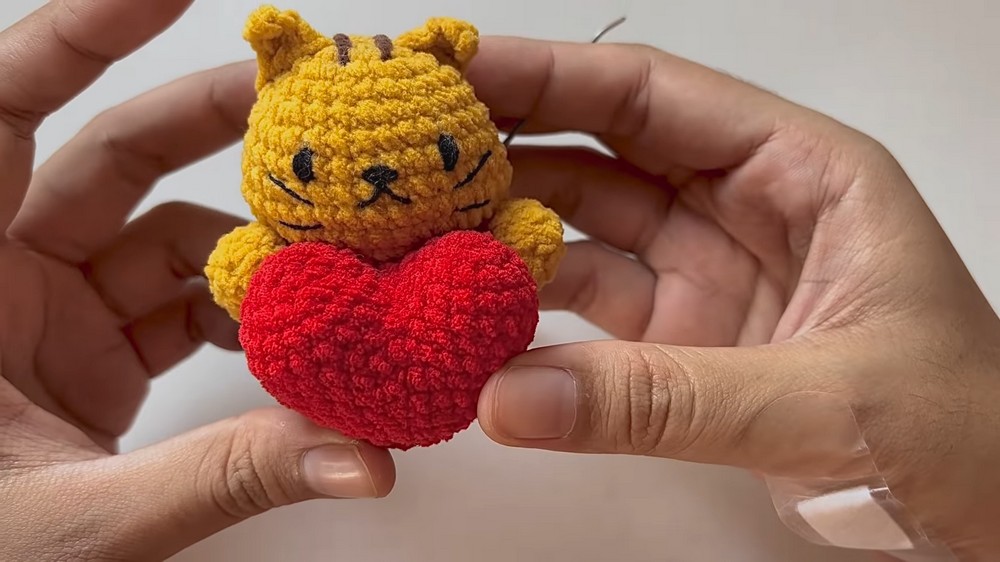 Playful Crochet Animals With Hearts Pattern for Creative Fun - All ...